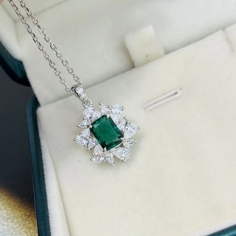 Unclassified Brand Necklaces