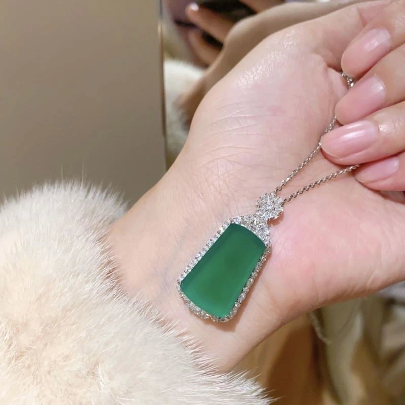 Top mirror Unclassified Brand Necklaces