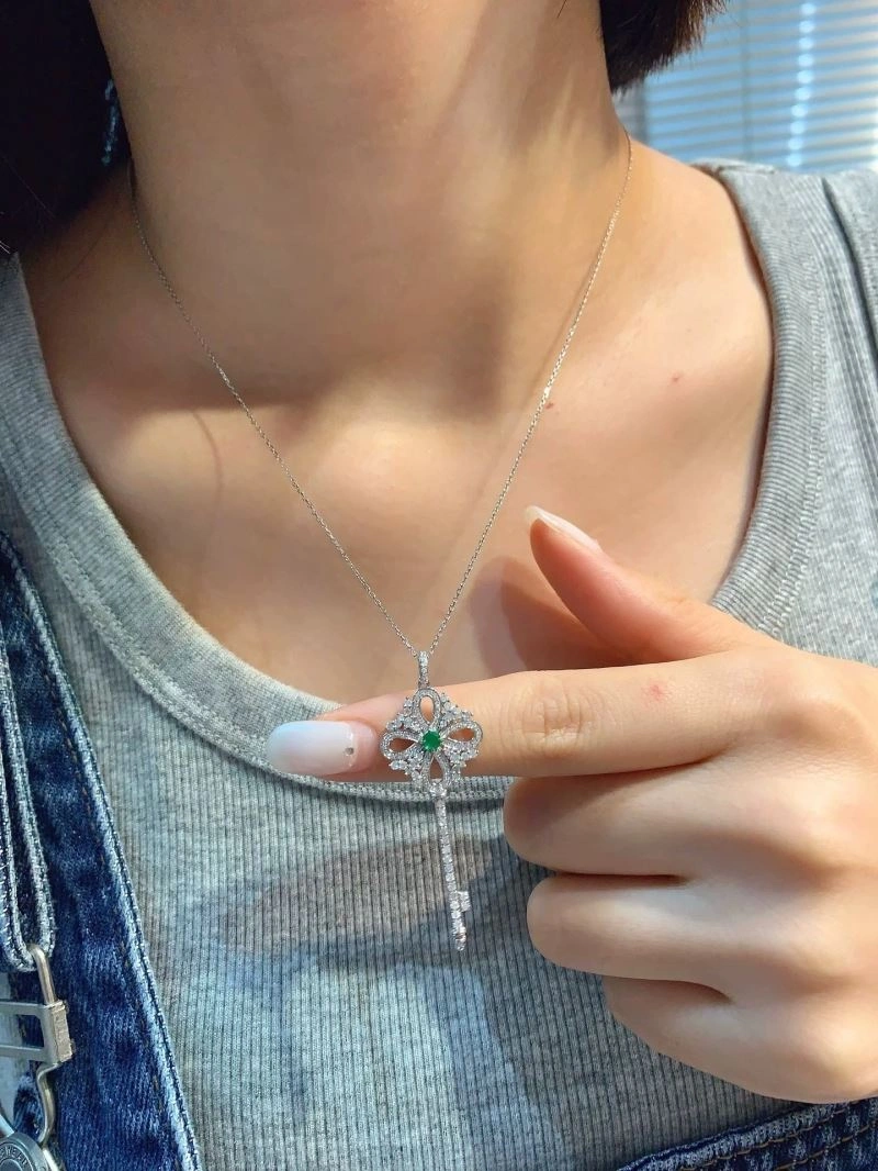 Legit Unclassified Brand Necklaces