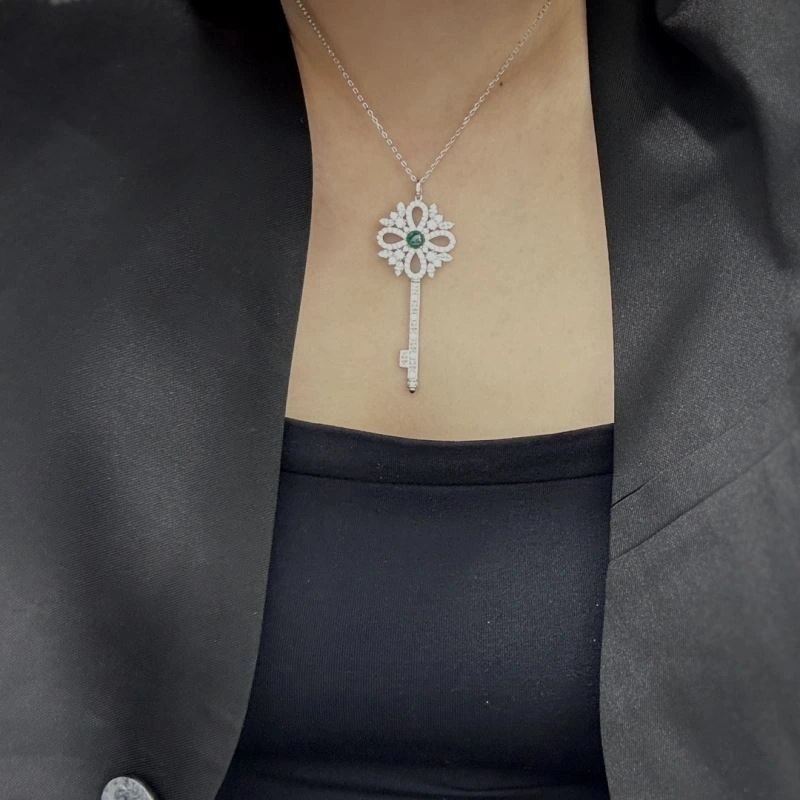Legit Unclassified Brand Necklaces