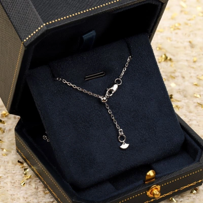 Factory-made Unclassified Brand Necklaces