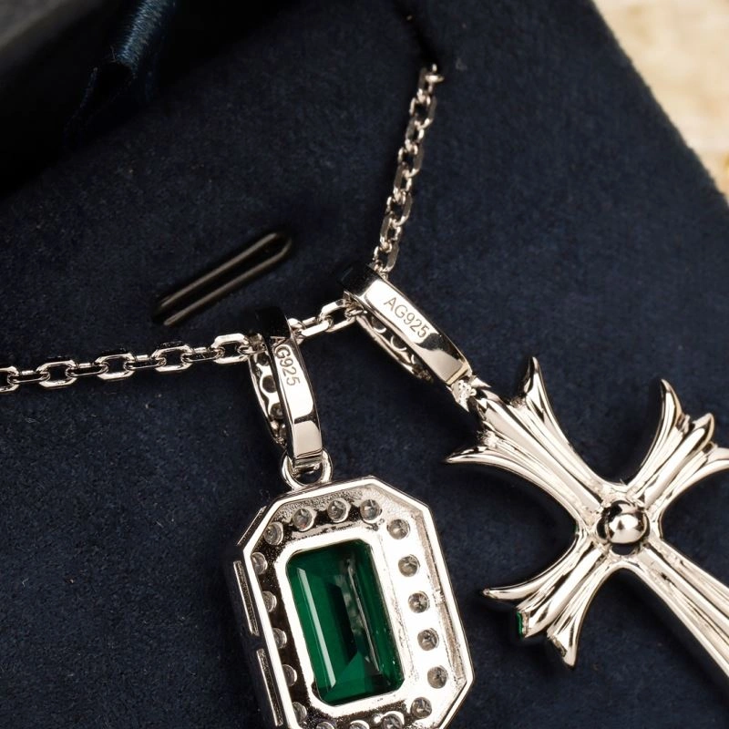 Brand-authenticated Unclassified Brand Necklaces