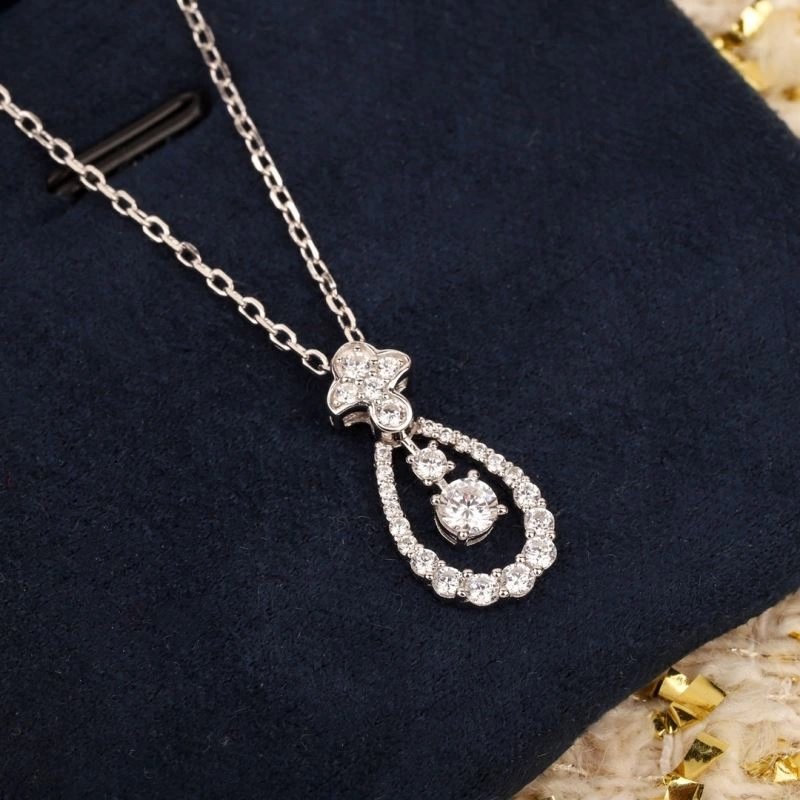 Discounted Unclassified Brand Necklaces