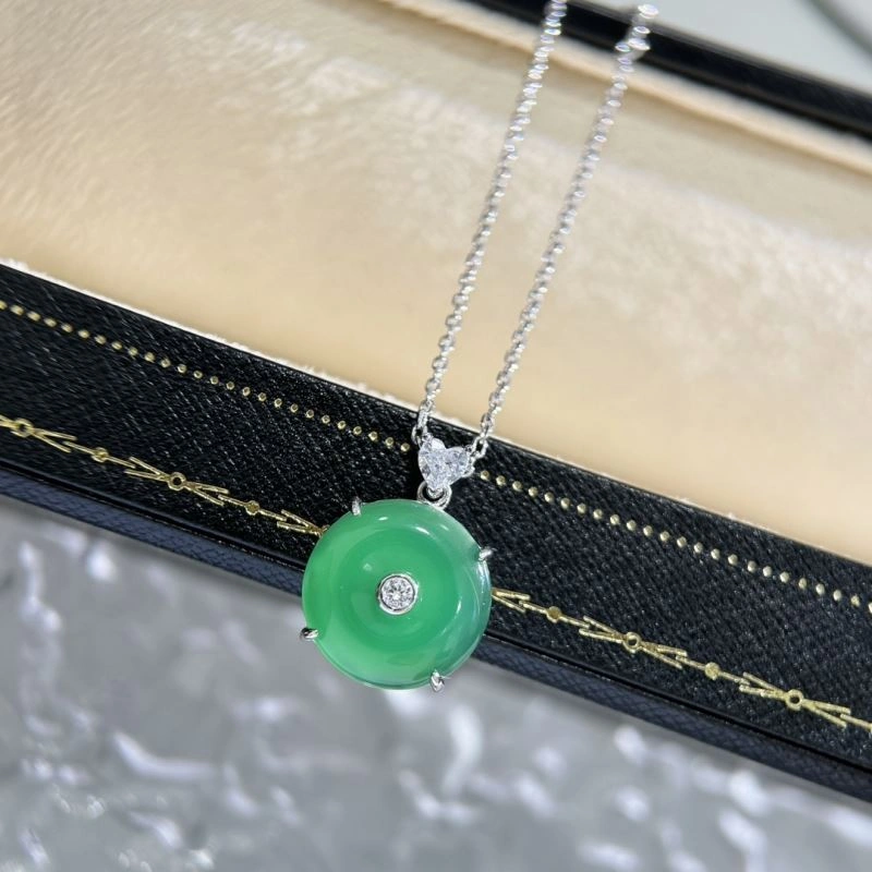 Unclassified Brand Necklaces