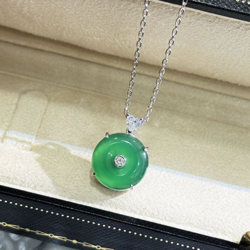 Unclassified Brand Necklaces