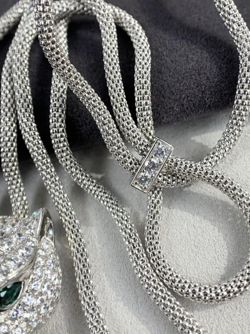 Discounted Unclassified Brand Necklaces