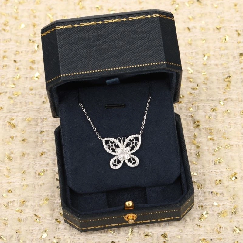 Unclassified Brand Necklaces
