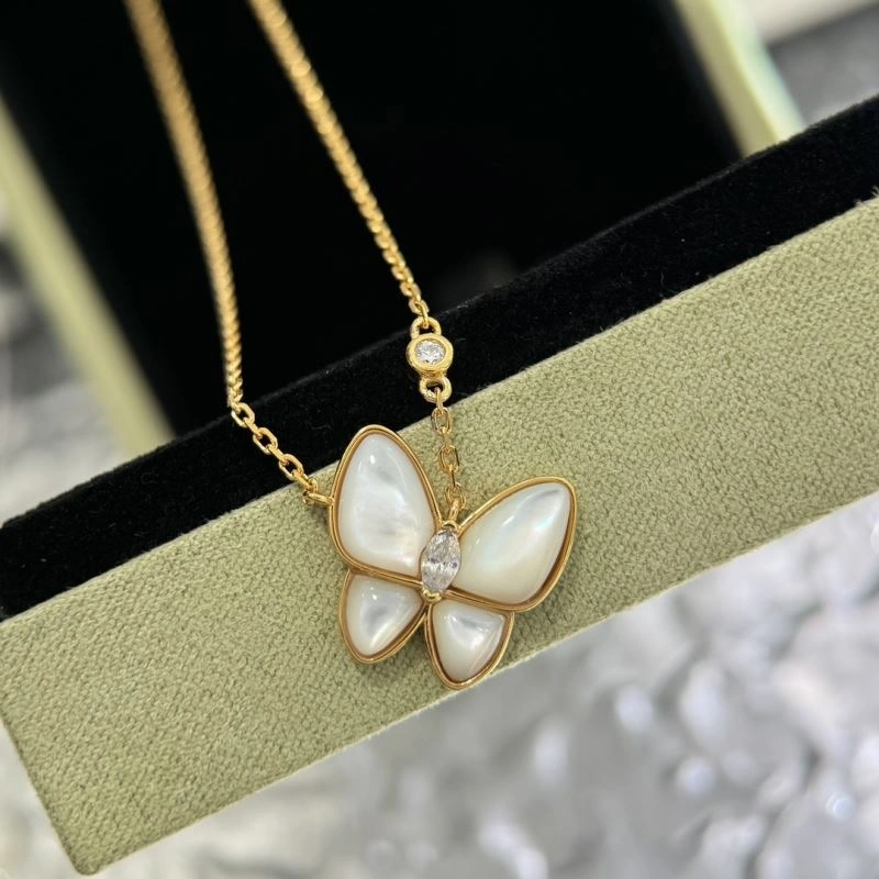 Genuine Unclassified Brand Necklaces
