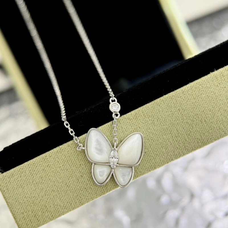 Genuine Unclassified Brand Necklaces