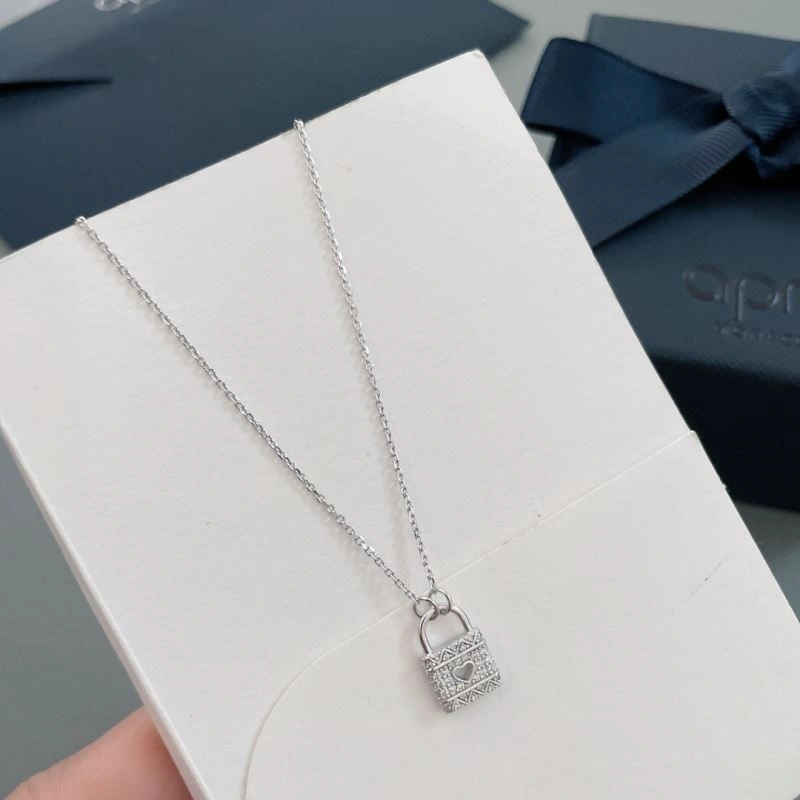 Original Unclassified Brand Necklaces