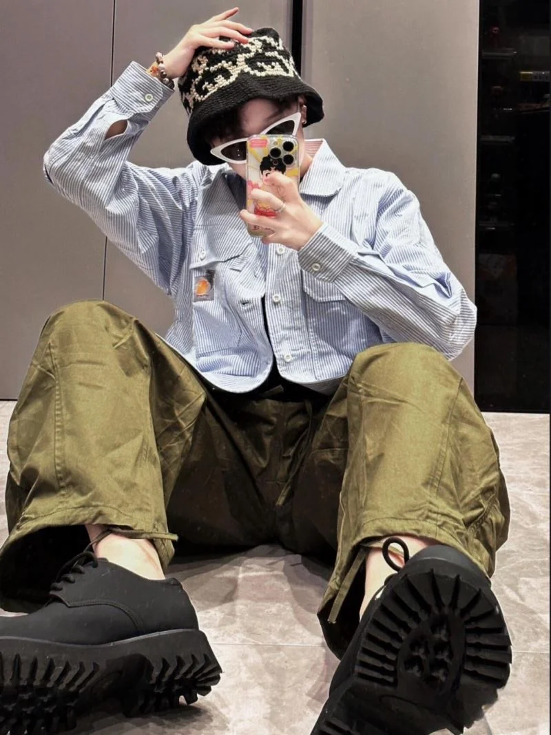 Indistinguishable Unclassified Brand Outwear