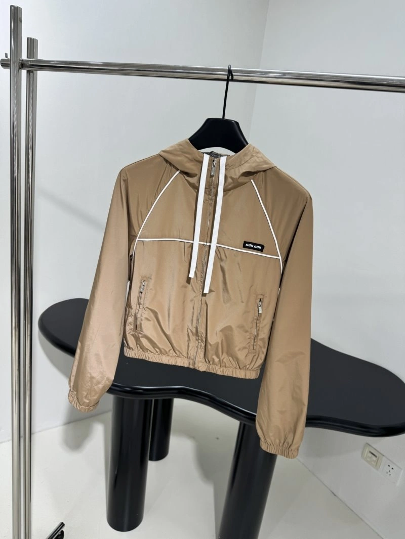 Unclassified Brand Outwear