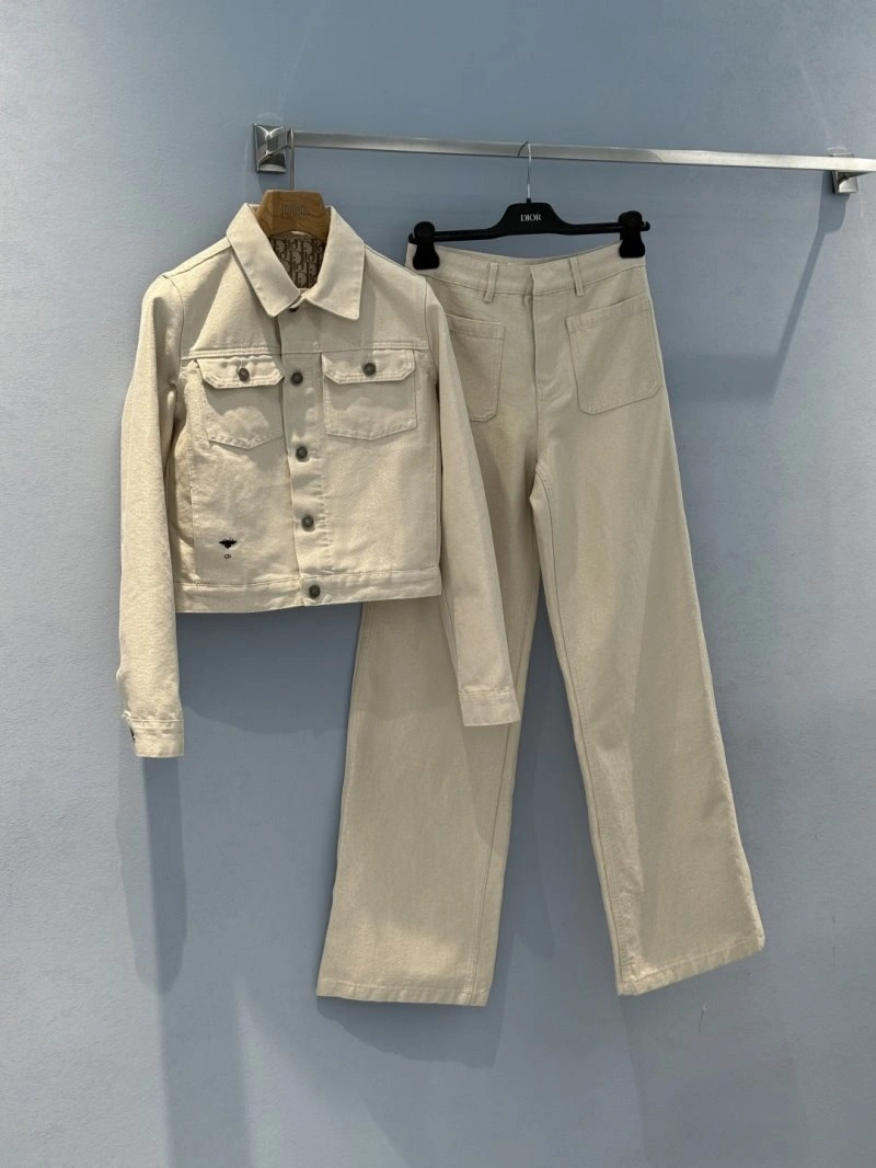 Unclassified Brand Outwear
