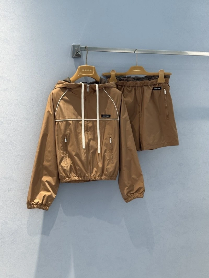 Unclassified Brand Outwear