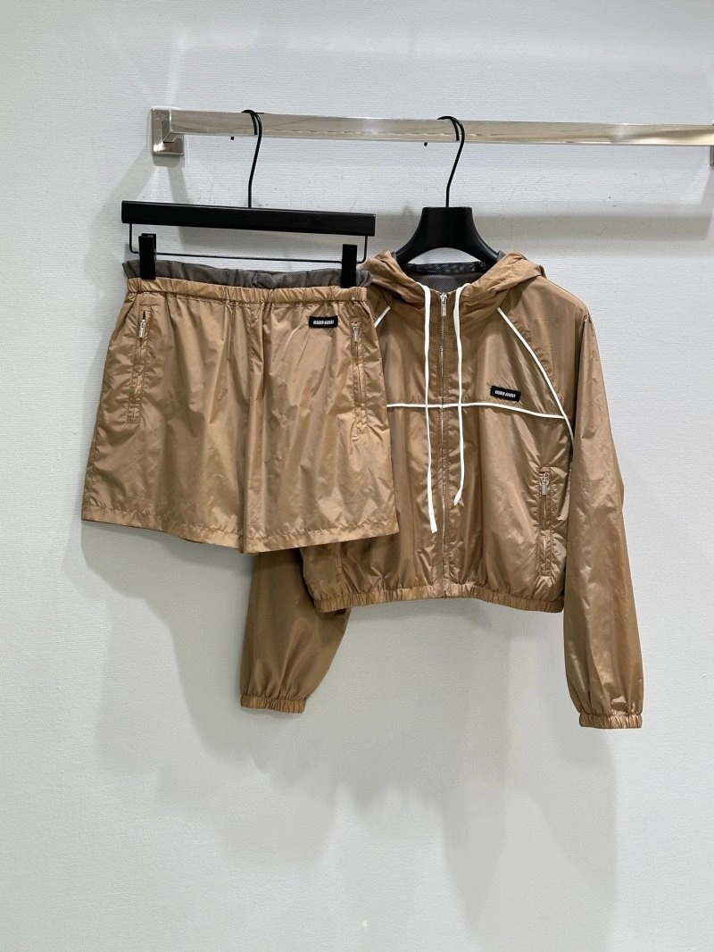 Unclassified Brand Outwear