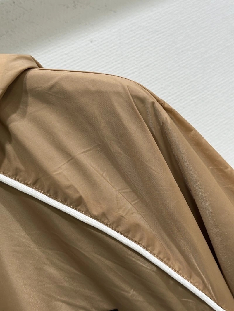 Authentic Unclassified Brand Outwear