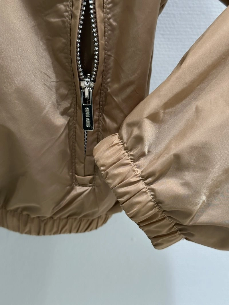 Authentic Unclassified Brand Outwear