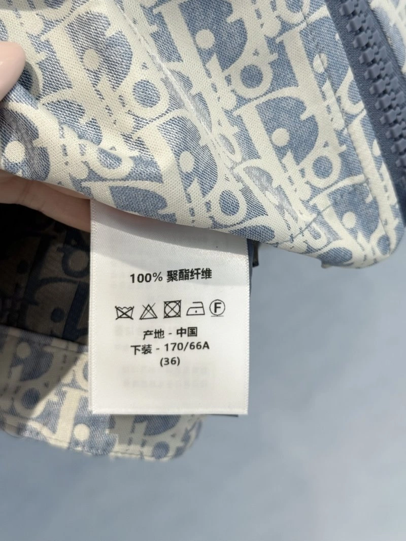 Accurate model Unclassified Brand Outwear