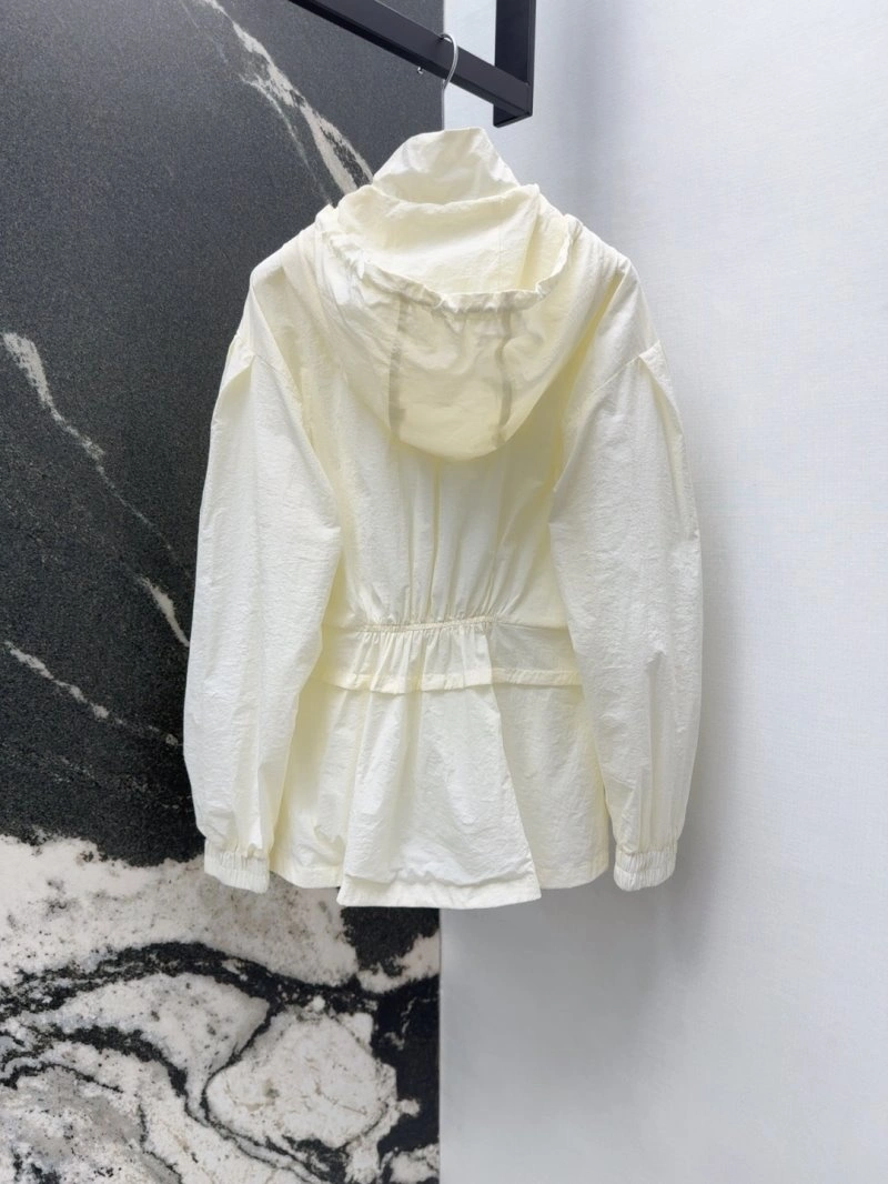 Indistinguishable Unclassified Brand Outwear