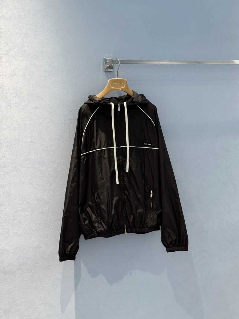 Unclassified Brand Outwear