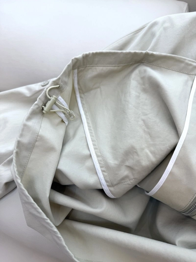 Authentic Unclassified Brand Outwear