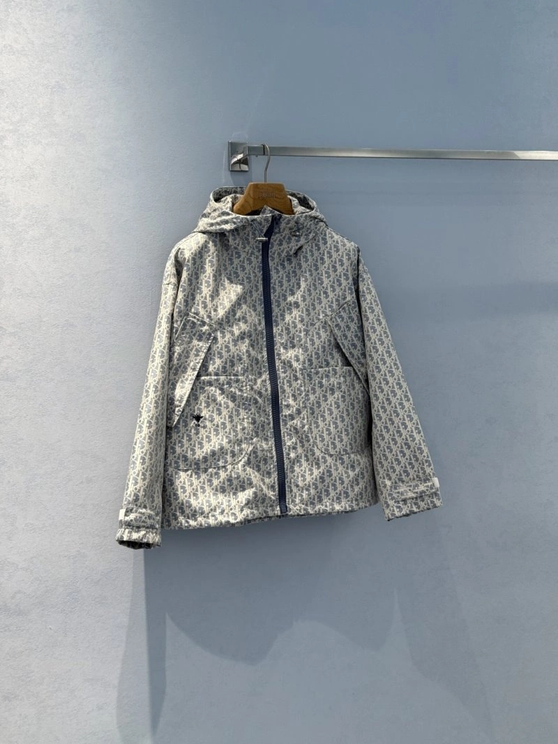 Unclassified Brand Outwear