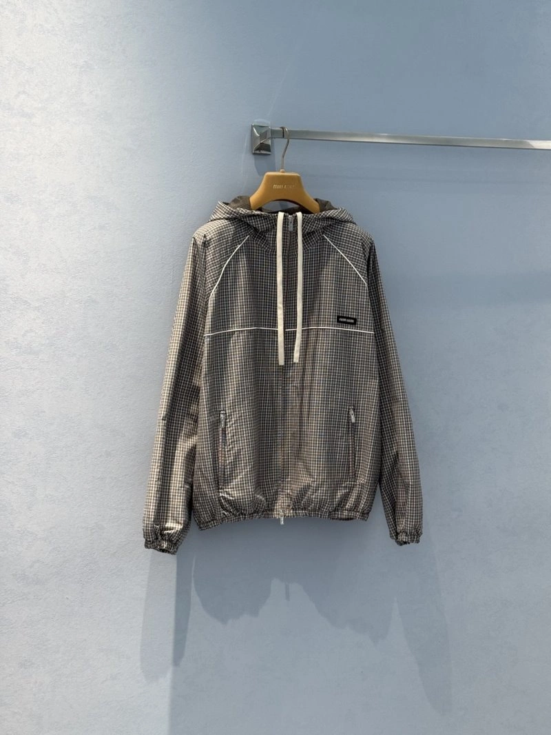 Unclassified Brand Outwear