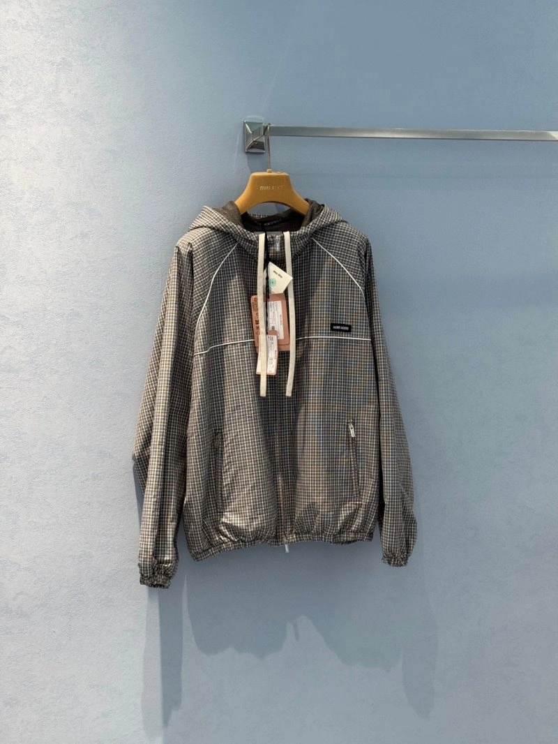 Authentic Unclassified Brand Outwear