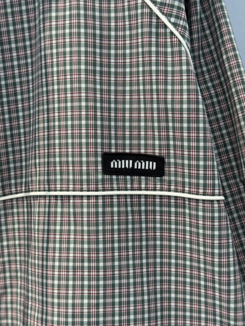 Authentic Unclassified Brand Outwear