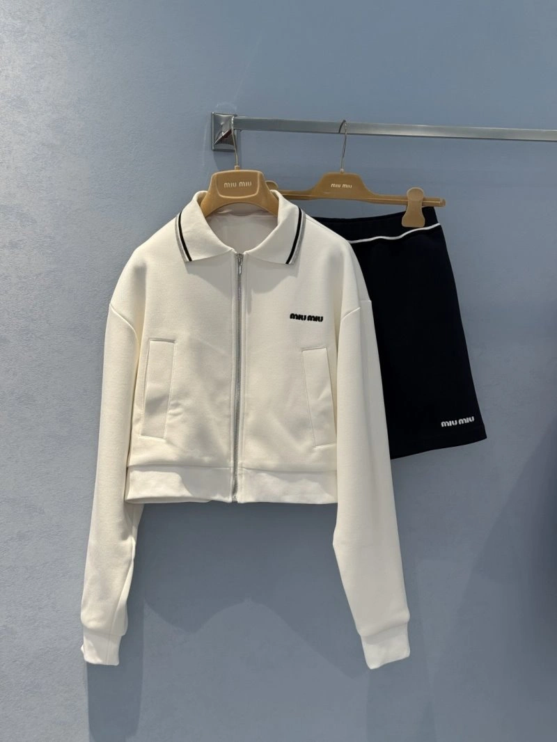 Unclassified Brand Outwear