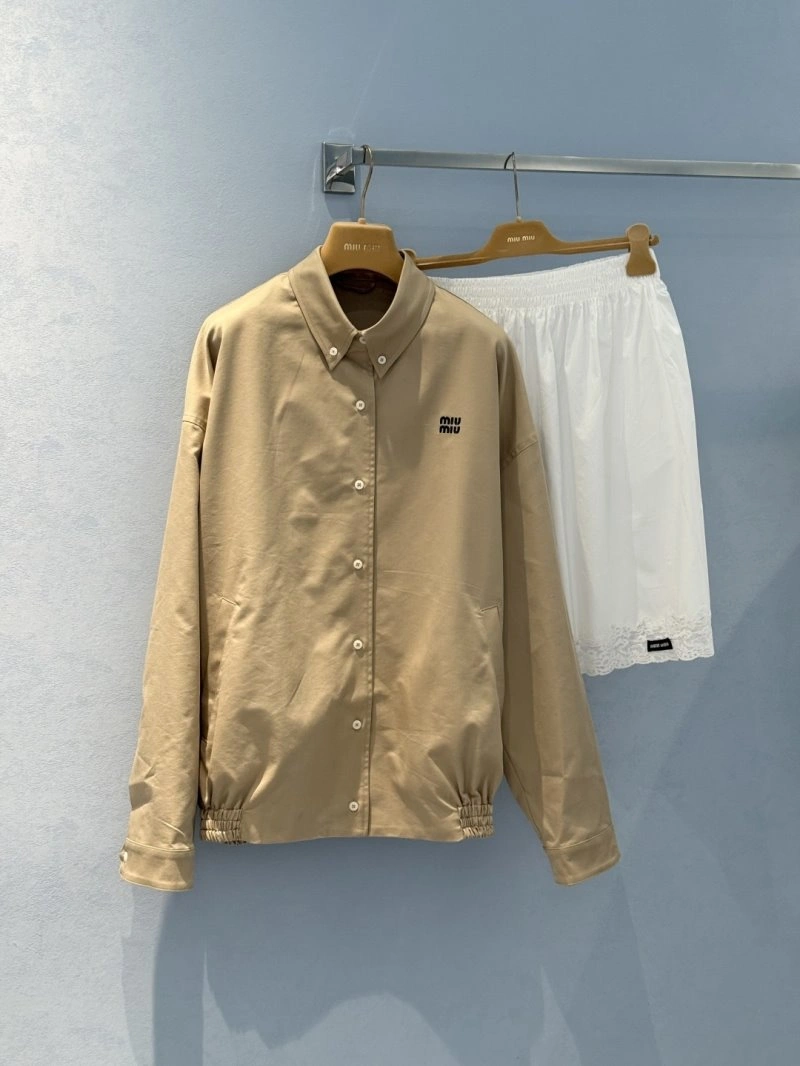 Unclassified Brand Outwear