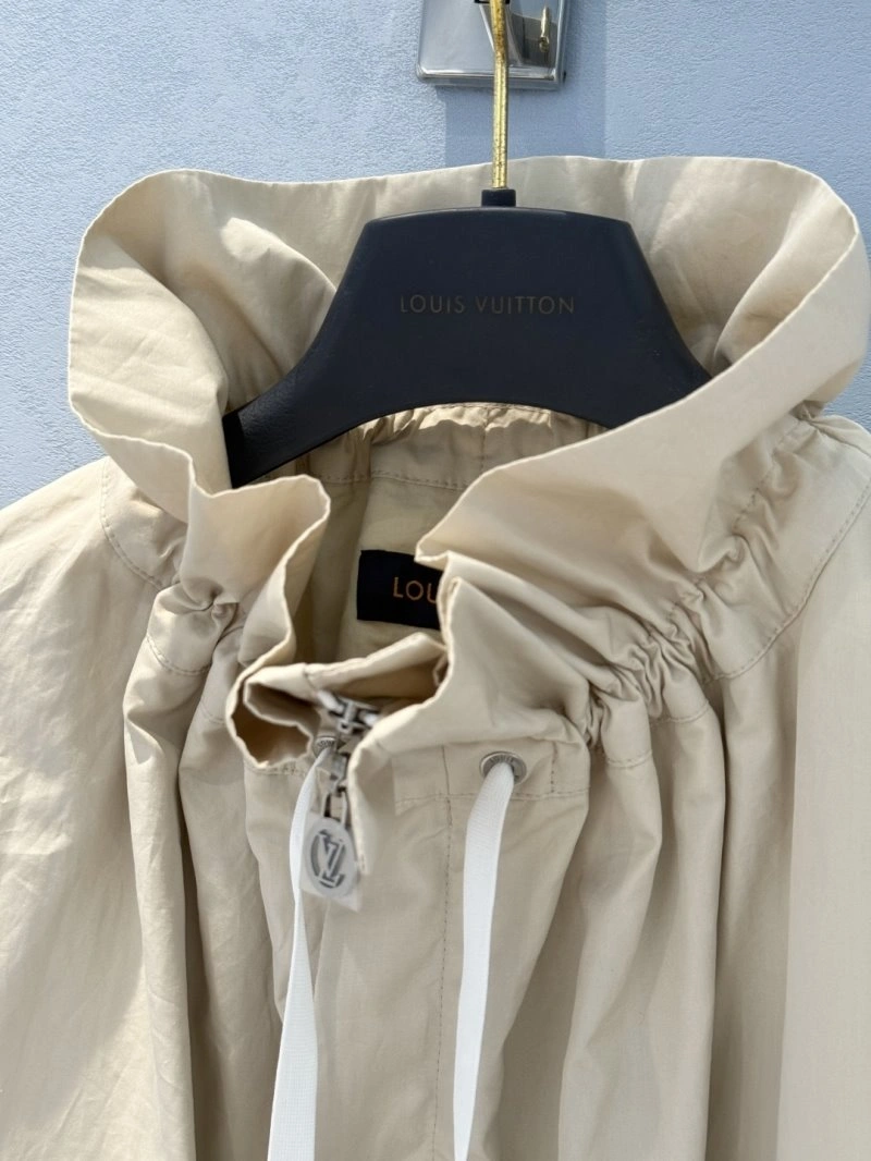 Cut-rate Unclassified Brand Outwear