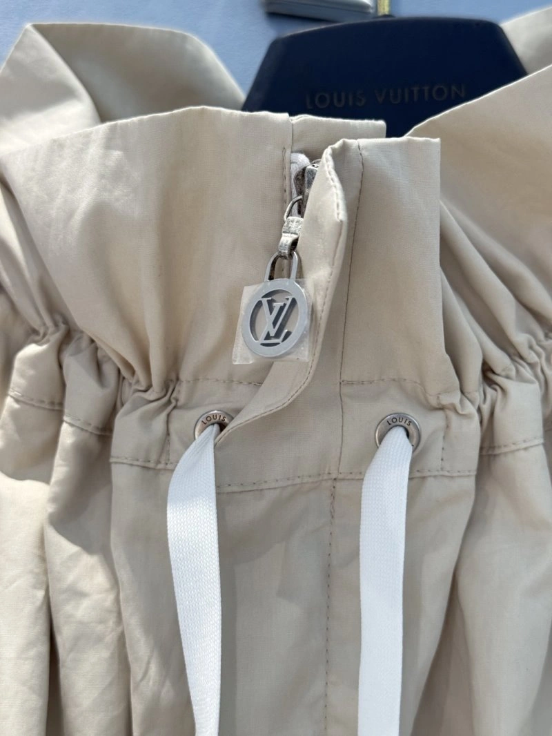 Cut-rate Unclassified Brand Outwear