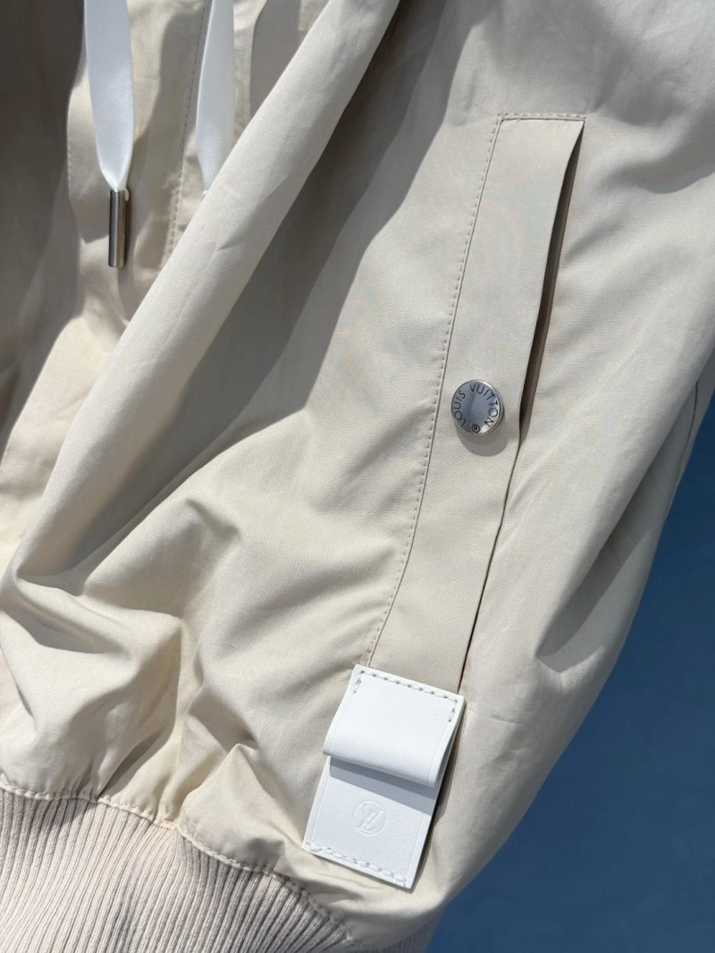 Cut-rate Unclassified Brand Outwear