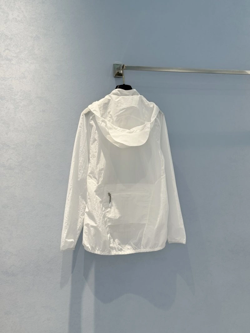 Cut-rate Unclassified Brand Outwear