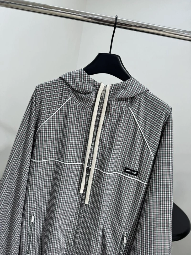 Bargain Unclassified Brand Outwear