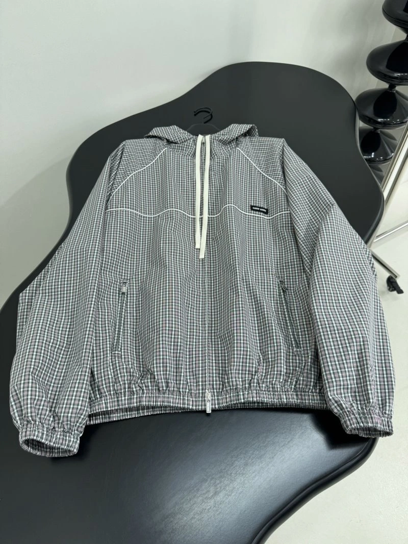 Bargain Unclassified Brand Outwear
