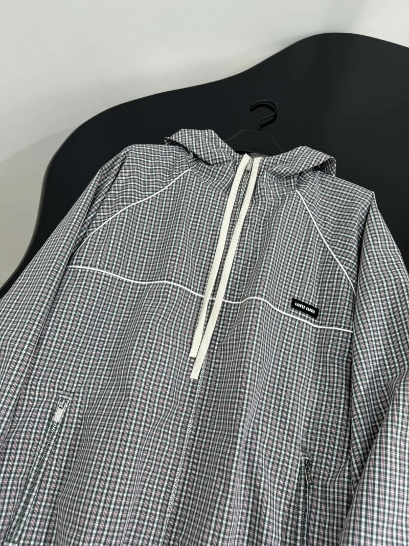 Bargain Unclassified Brand Outwear
