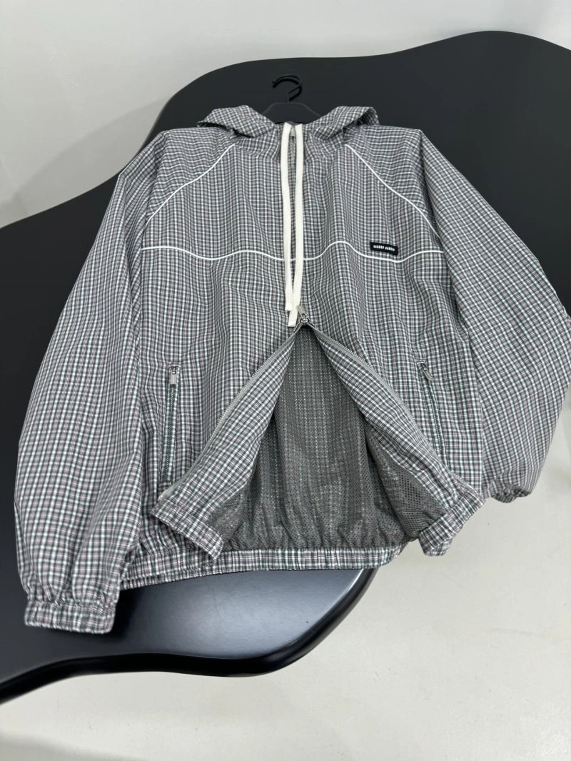 Bargain Unclassified Brand Outwear