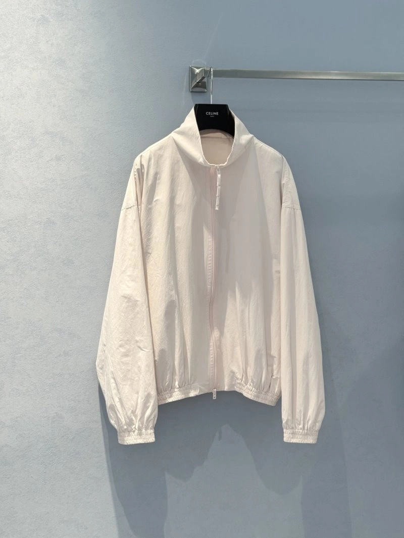 Indistinguishable Unclassified Brand Outwear
