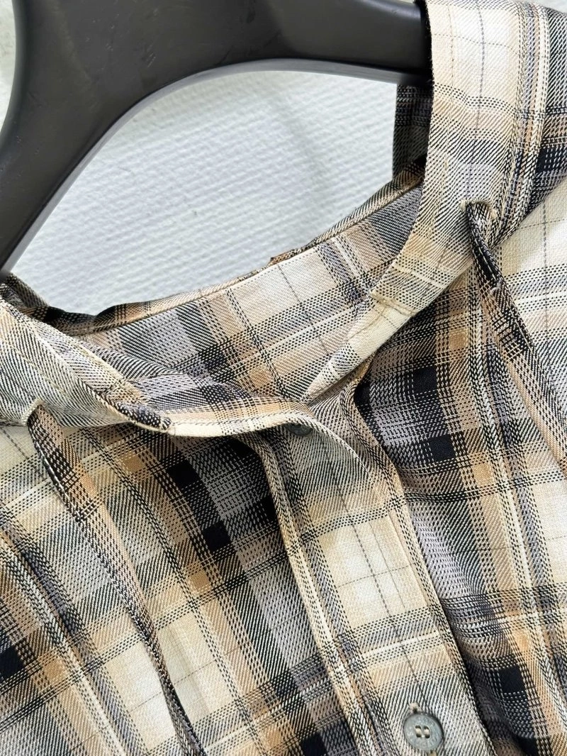 Indistinguishable Unclassified Brand Outwear