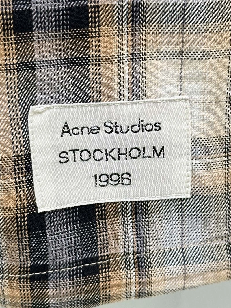 Indistinguishable Unclassified Brand Outwear