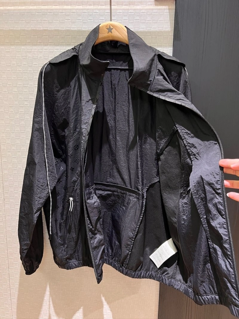 Bargain Unclassified Brand Outwear