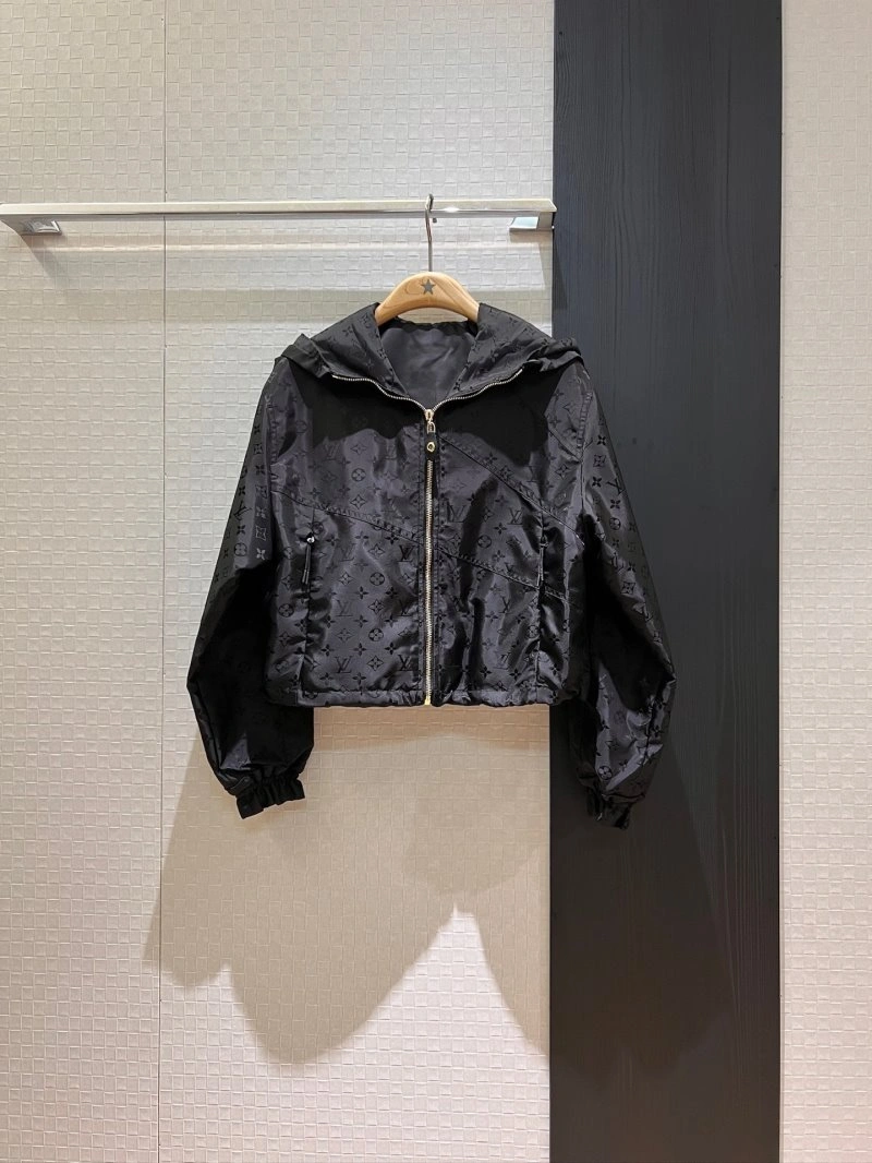 Unclassified Brand Outwear