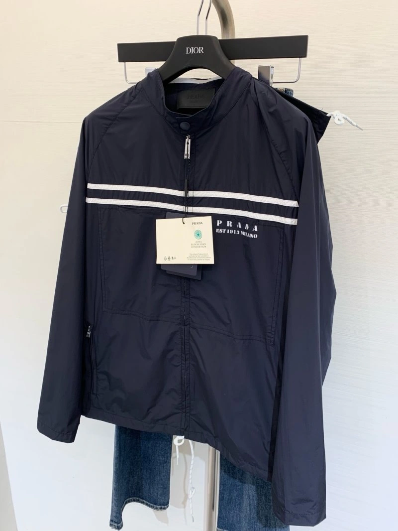 Accurate model Unclassified Brand Outwear