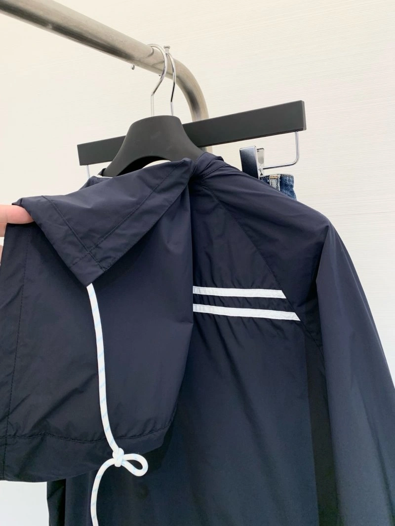 Accurate model Unclassified Brand Outwear
