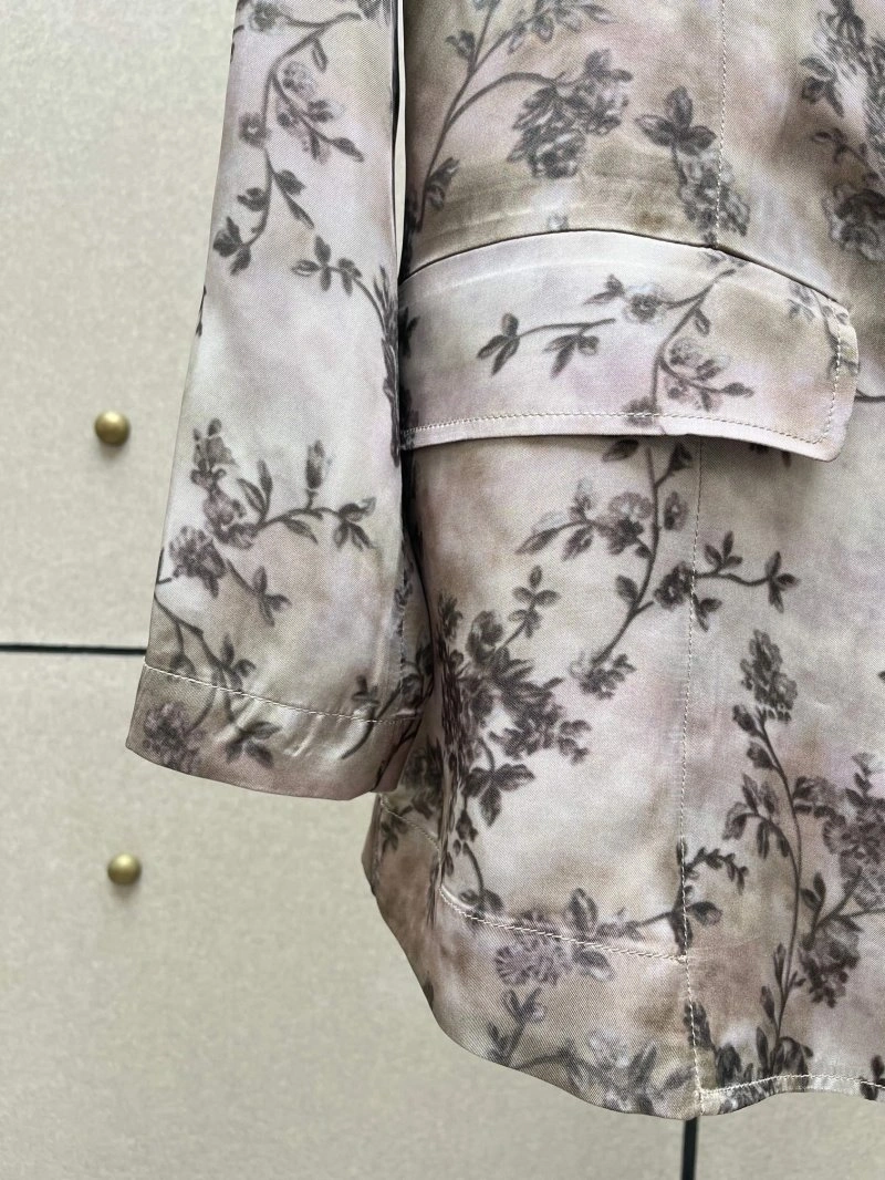 Budget-friendly Unclassified Brand Outwear