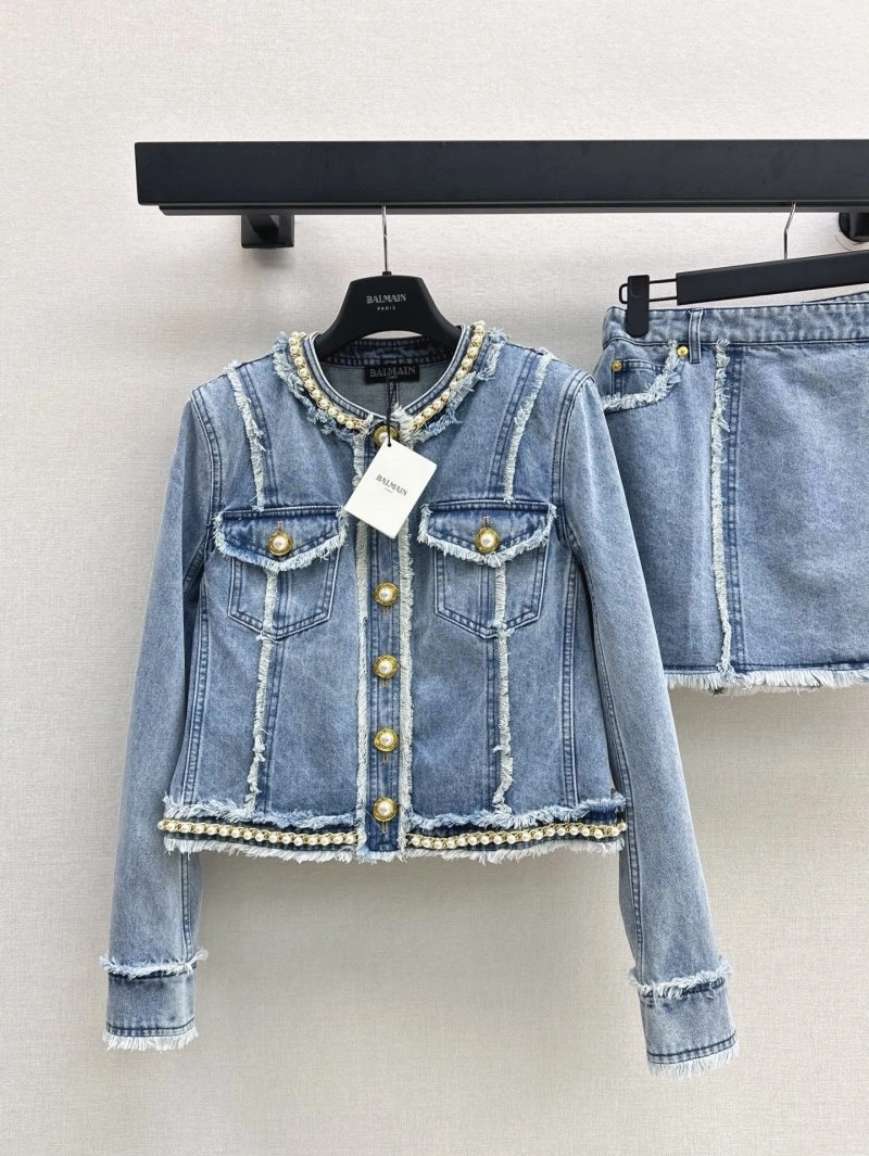 Unclassified Brand Outwear