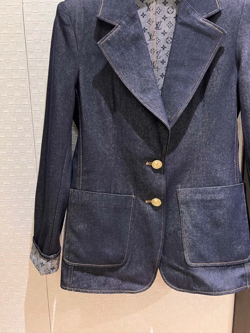 Low-cost Unclassified Brand Outwear