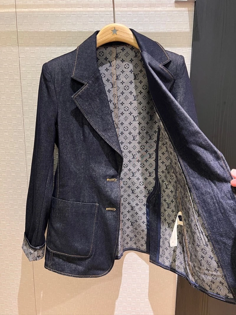 Low-cost Unclassified Brand Outwear